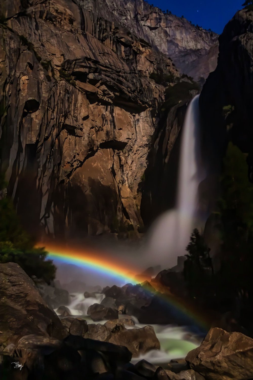 How to Photograph the Yosemite Falls Moonbow | Photographers Trail ...
