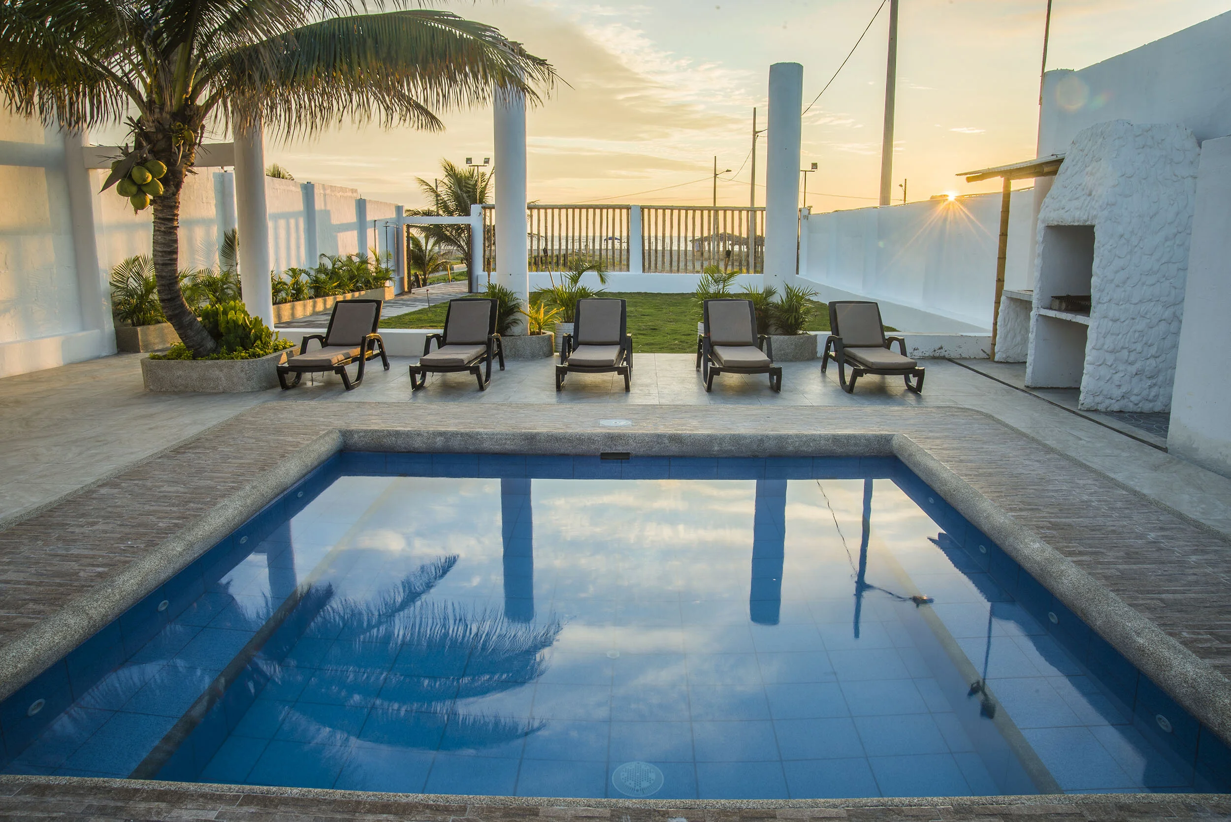 2 Hoteles con Paquetes Románticos en Playas, Ecuador — Hotel La Ria ...