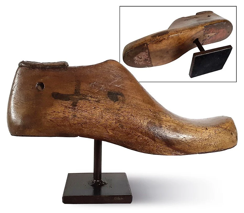 Miscellaneus collectables — ALLIGATOR