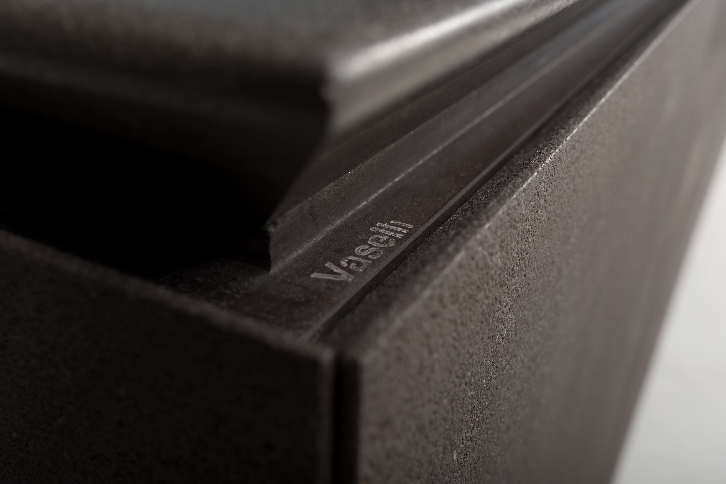 VASELLI | OCO ISLAND | LAVA STONE — Elementi