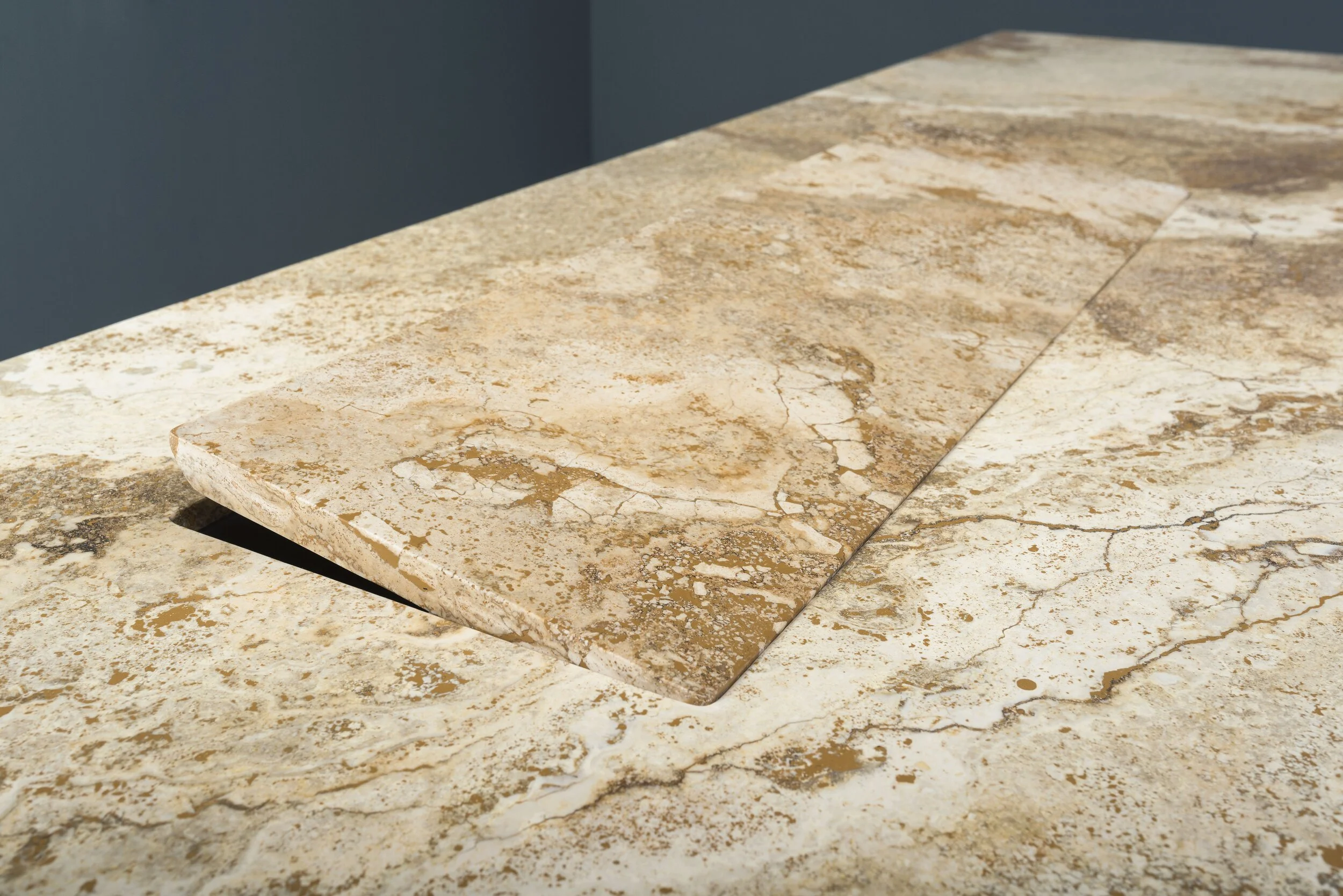 VASELLI | OCO ISLAND | DORATO TRAVERTINE — Elementi