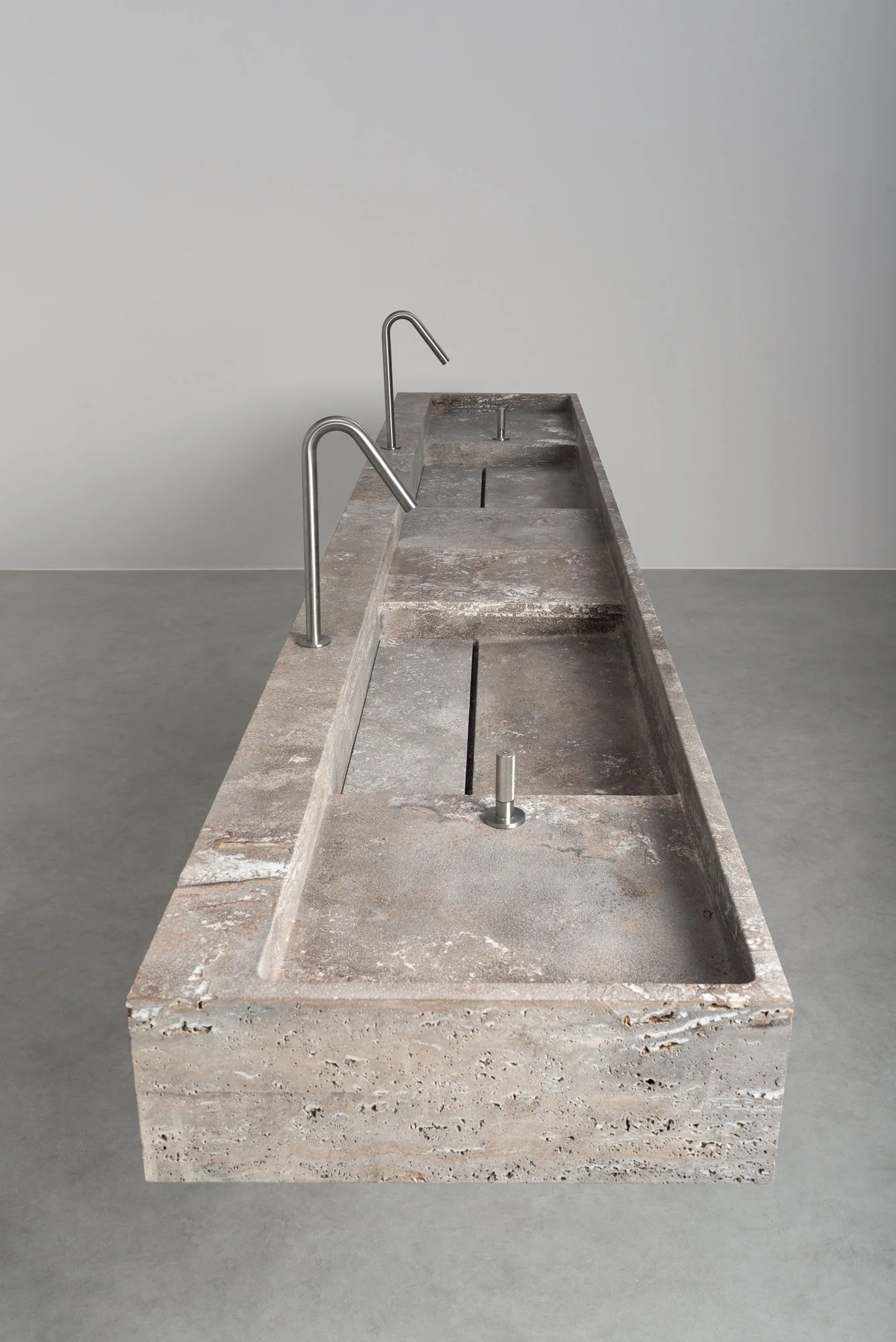 TITANIUM TRAVERTINE — Elementi