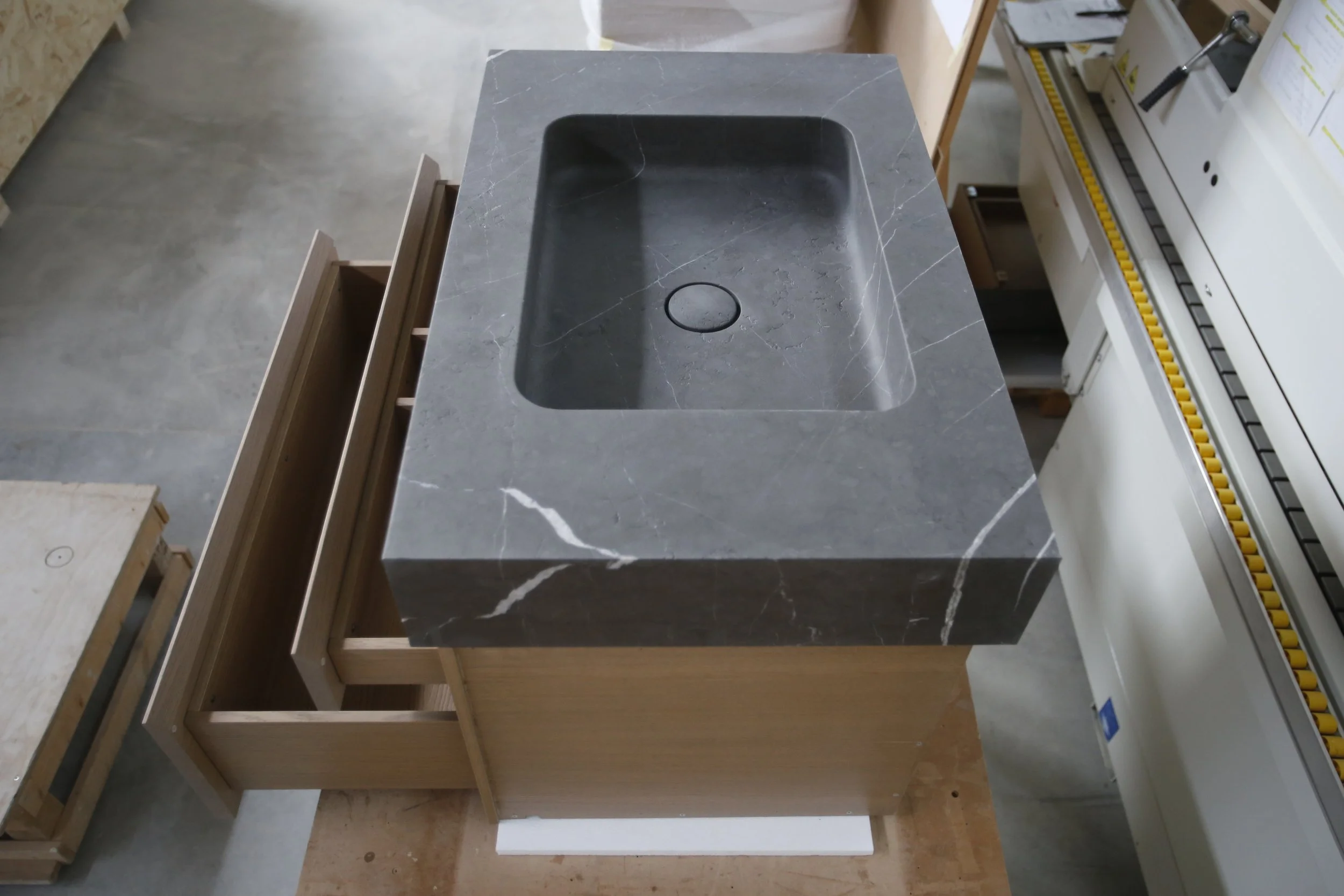 FALLEN LEAF - GRAPHITE MARBLE — Elementi