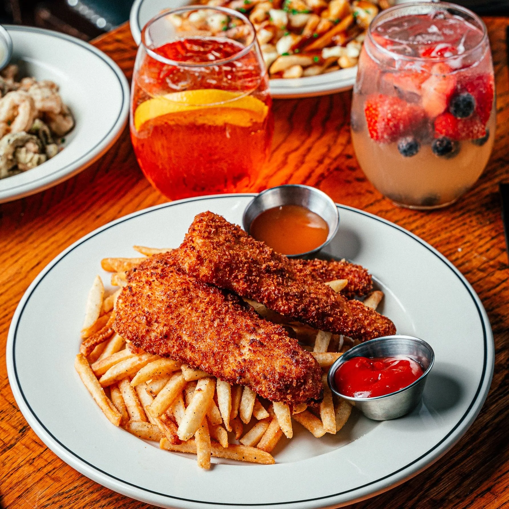 Best Restaurants & Patios Downtown Toronto | Holiday Events | Fox On John