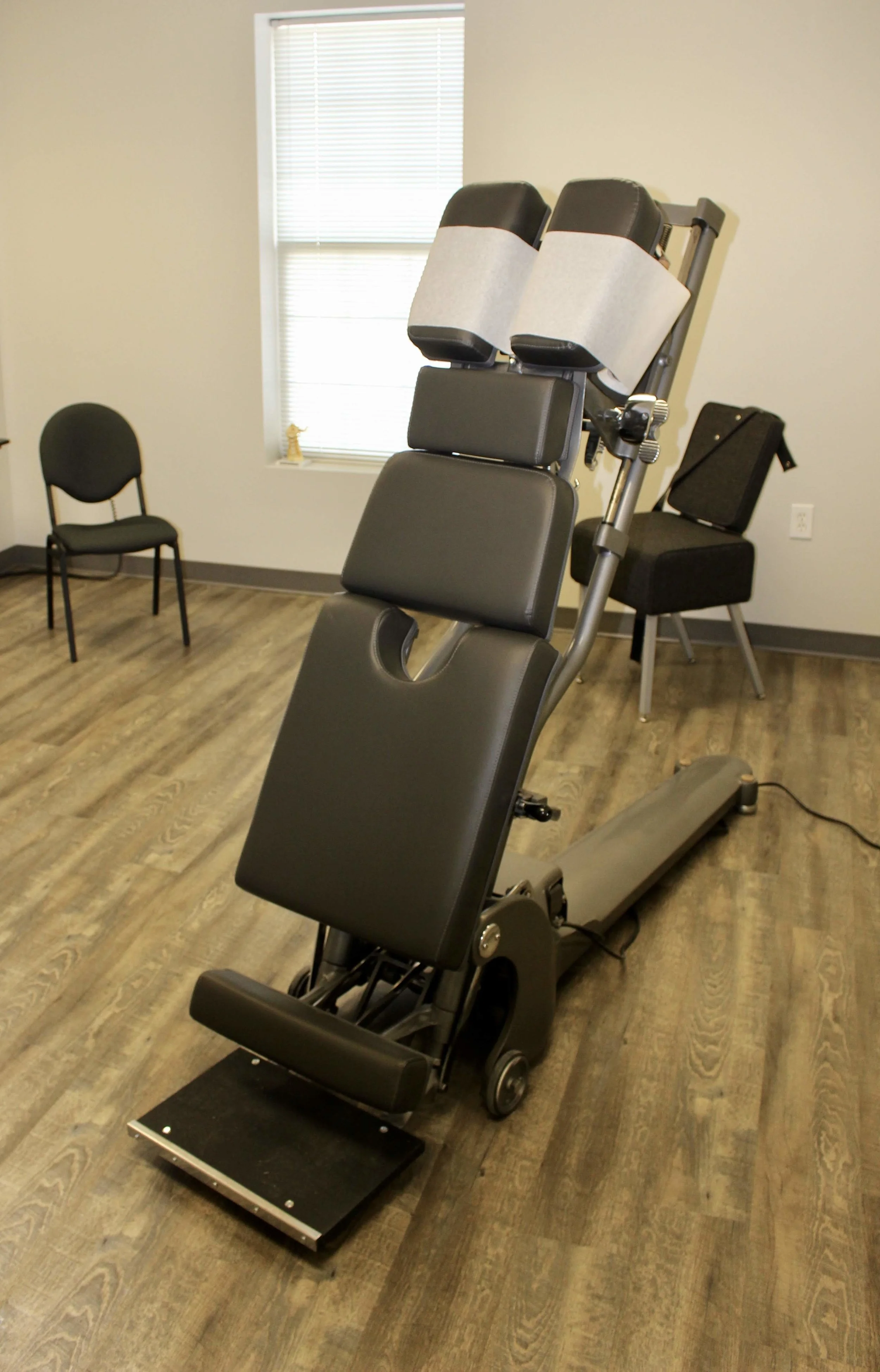 Charlotte Chiropractor: Back & Neck Pain Treatment | Dhillon Chiro