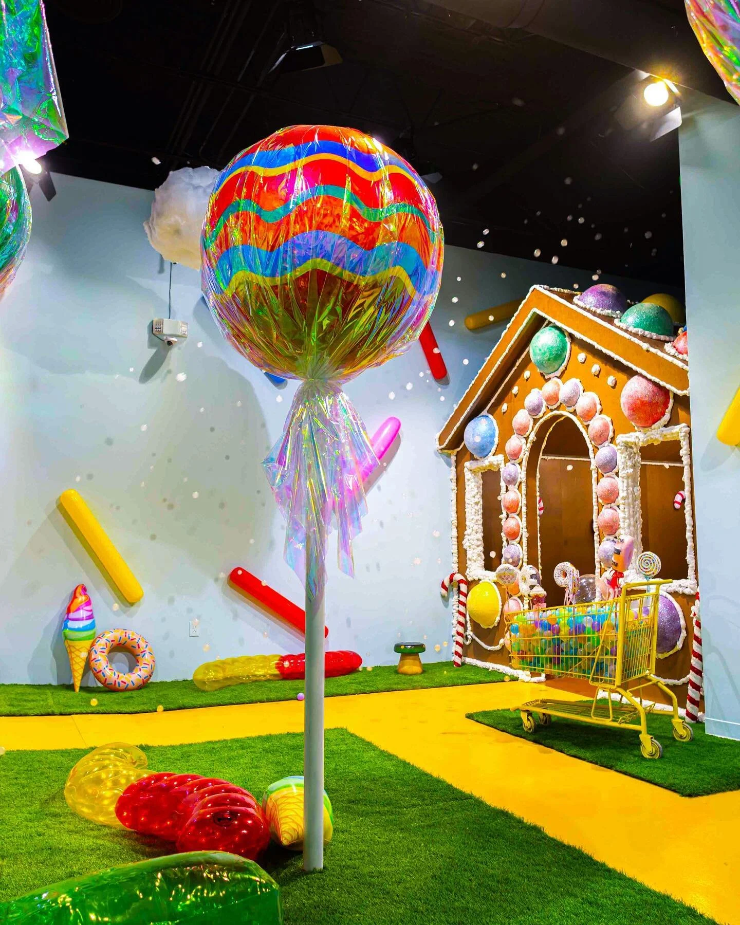 Wonder Chamber - San Antonio's #1 Immersive Experience