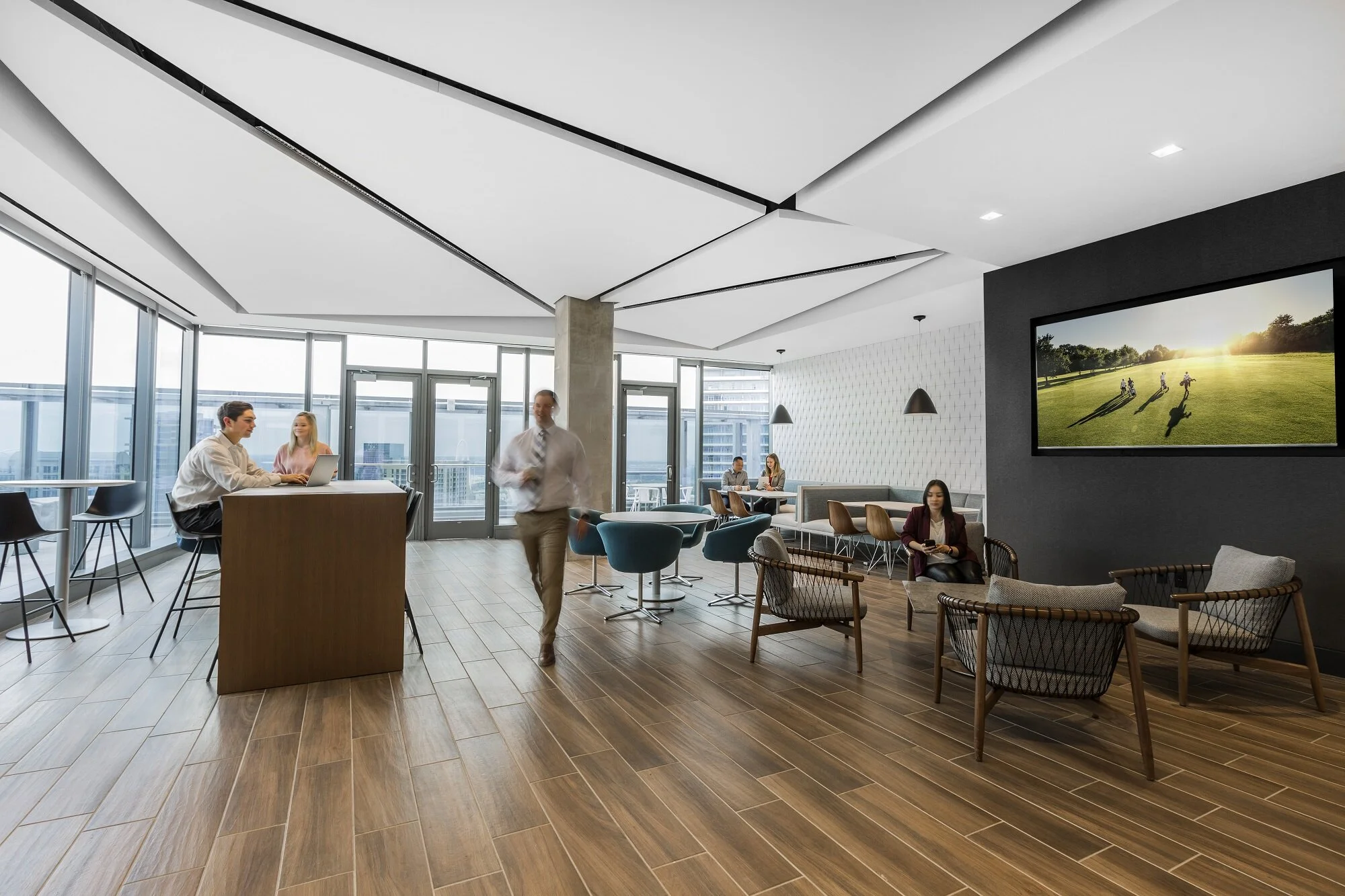 Corporate Interiors — James R. Thompson, Inc.