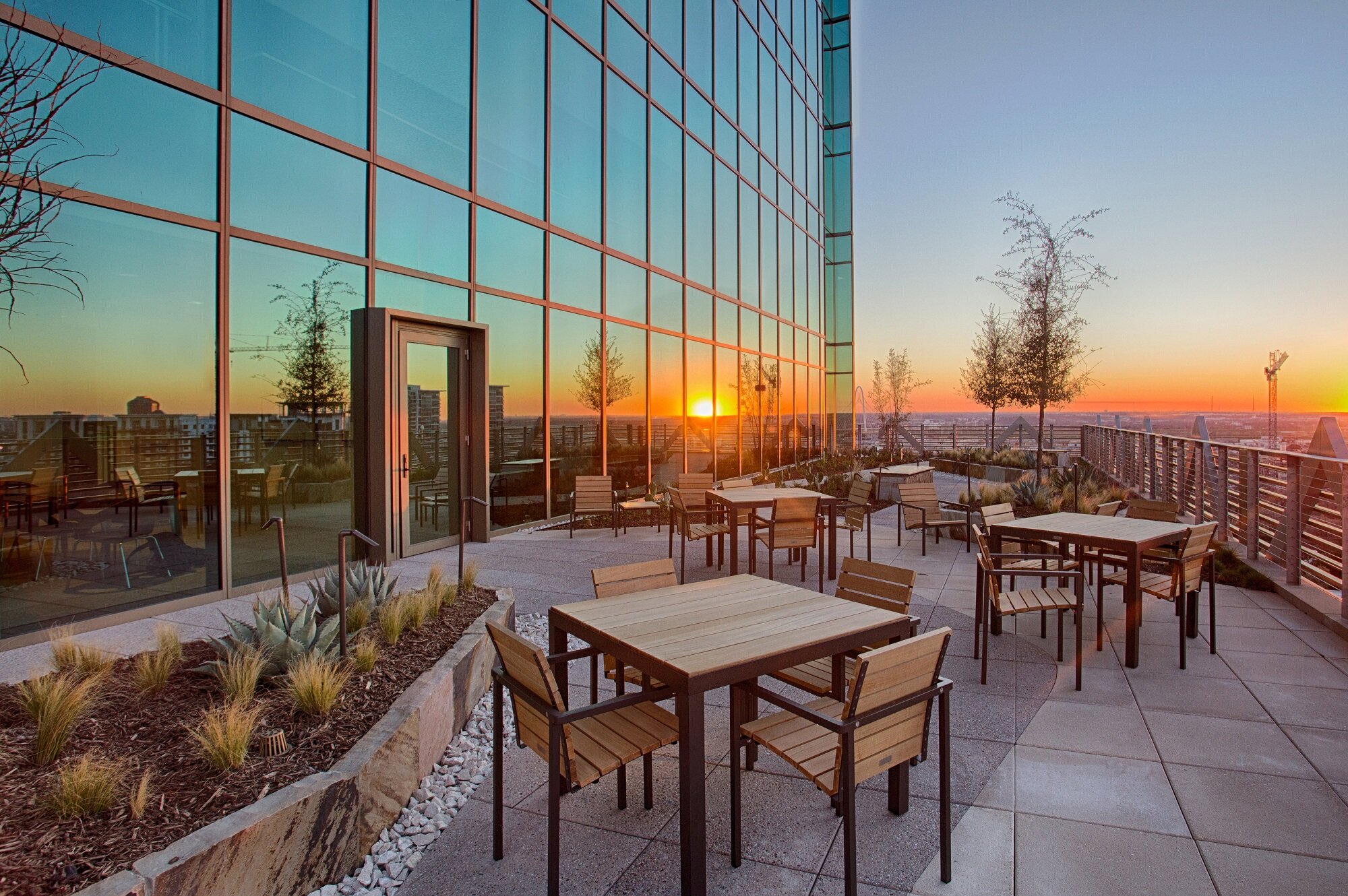 Corporate Interiors — James R. Thompson, Inc.