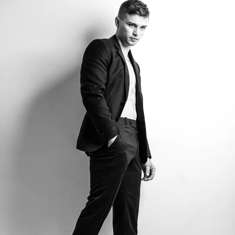 Darren Mann: Hockey Player Turned Actor, Writer, and Producer ...