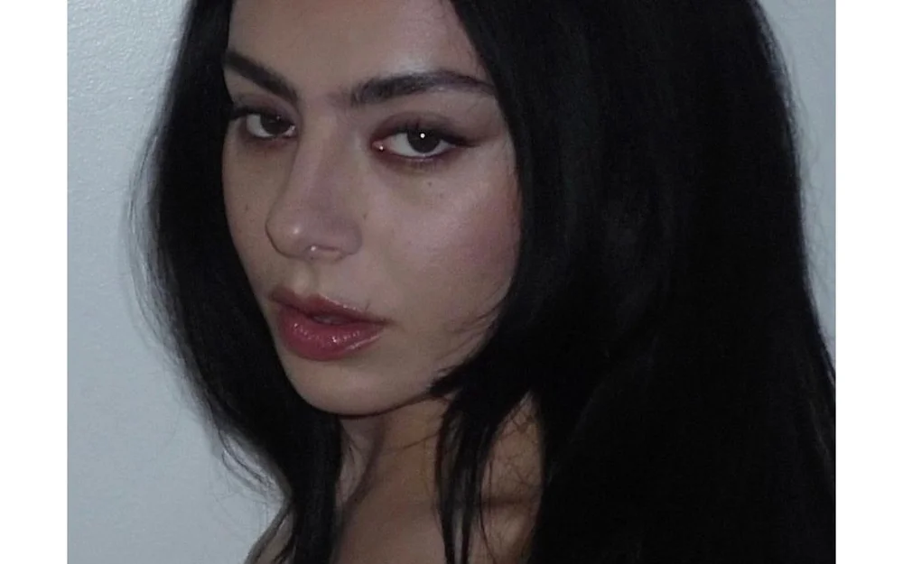 Brat Summer Has Brought Back "Party Girl" Makeup — PhotoBook Magazine