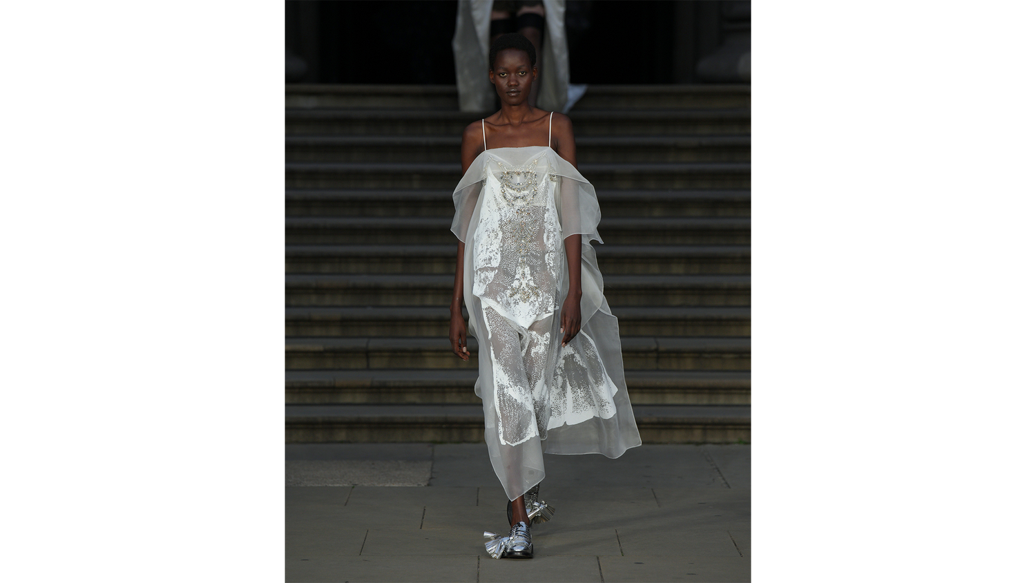Erdem's SS25 Collection Takes Inspiration From This 1920s Novel ...