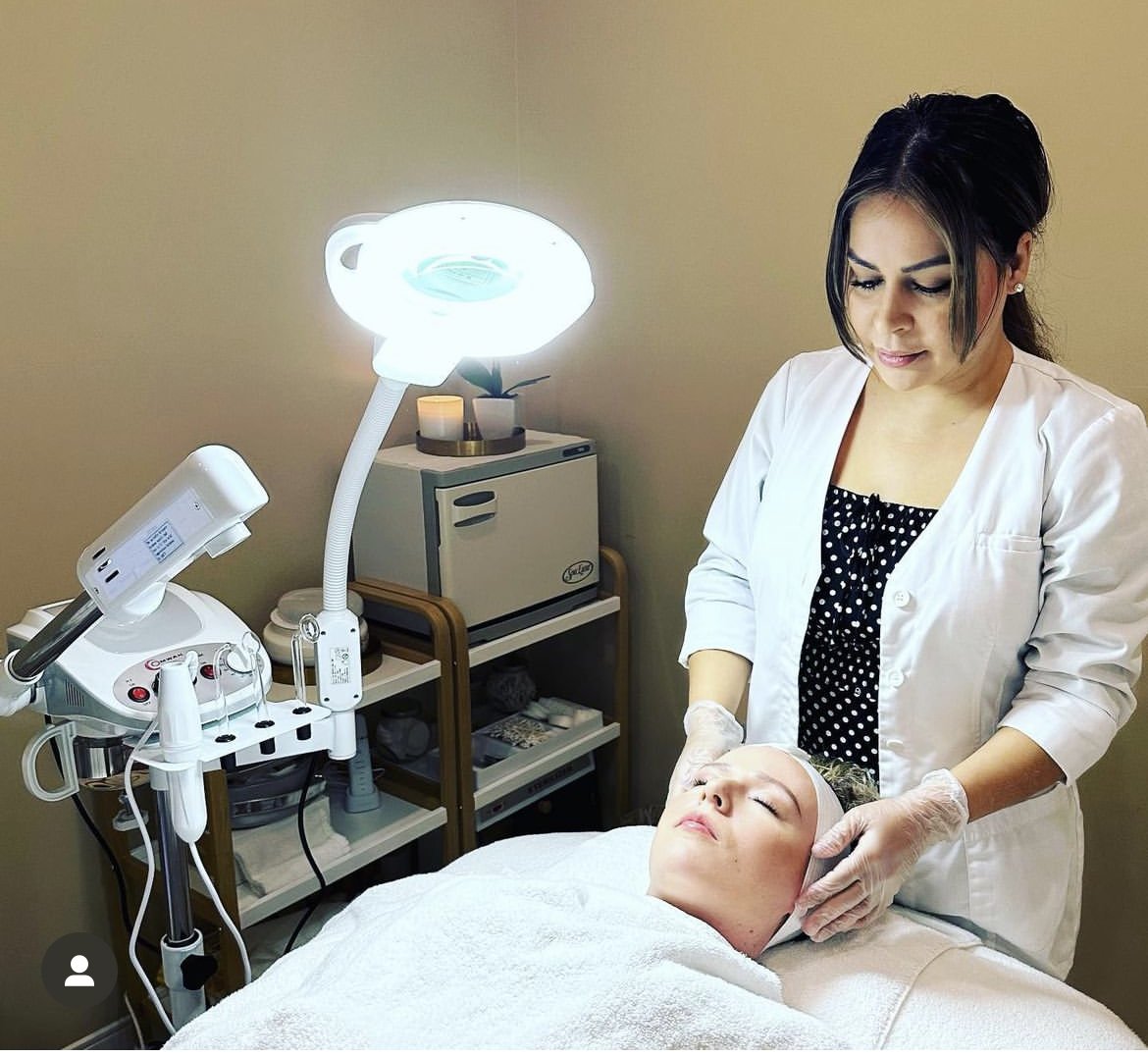 Four Seasons Salon and Med Spa