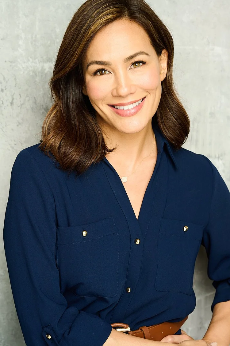 Bio — Nadine Nicole