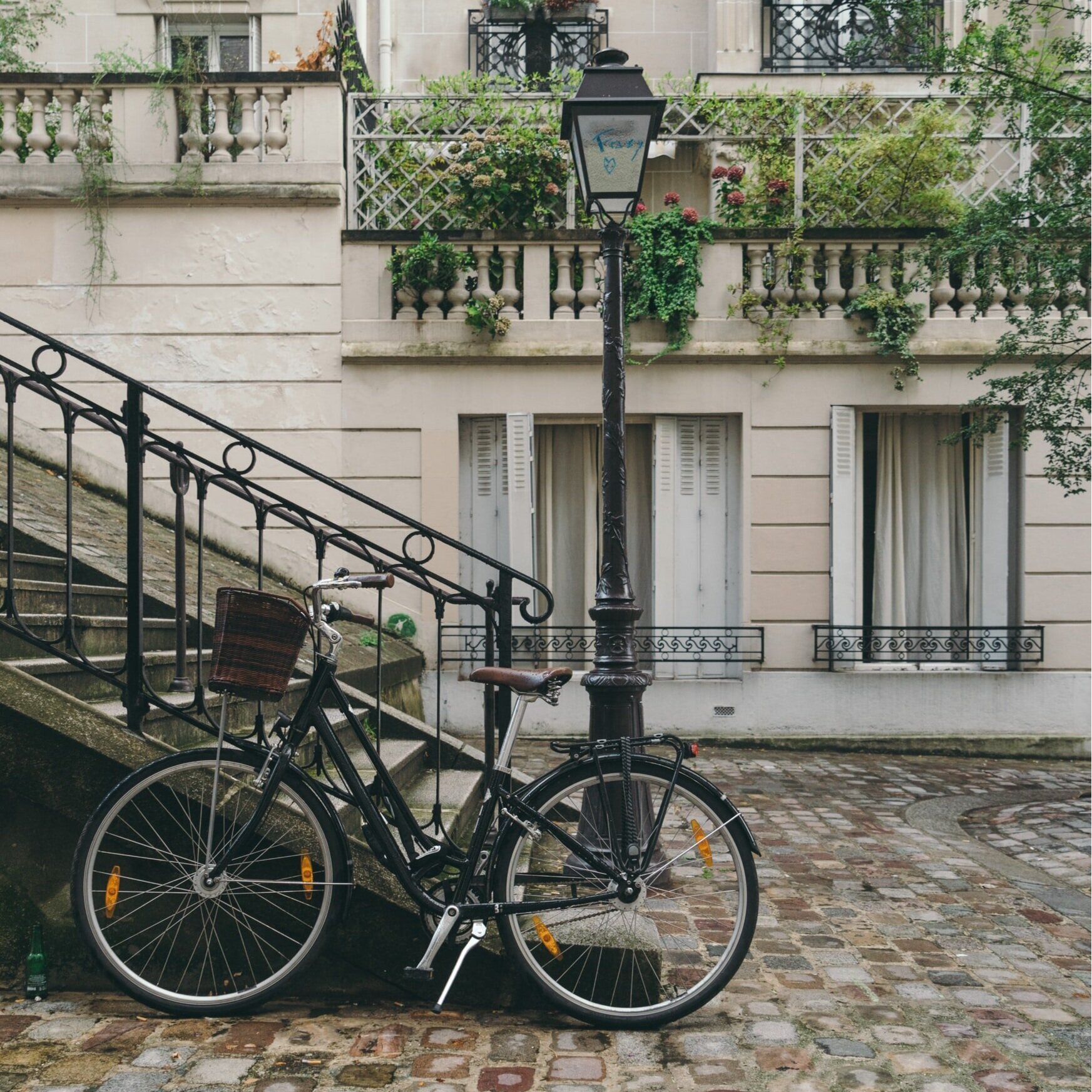 The Flaneur and the Flaneuse: the culture of women who wander cities ...