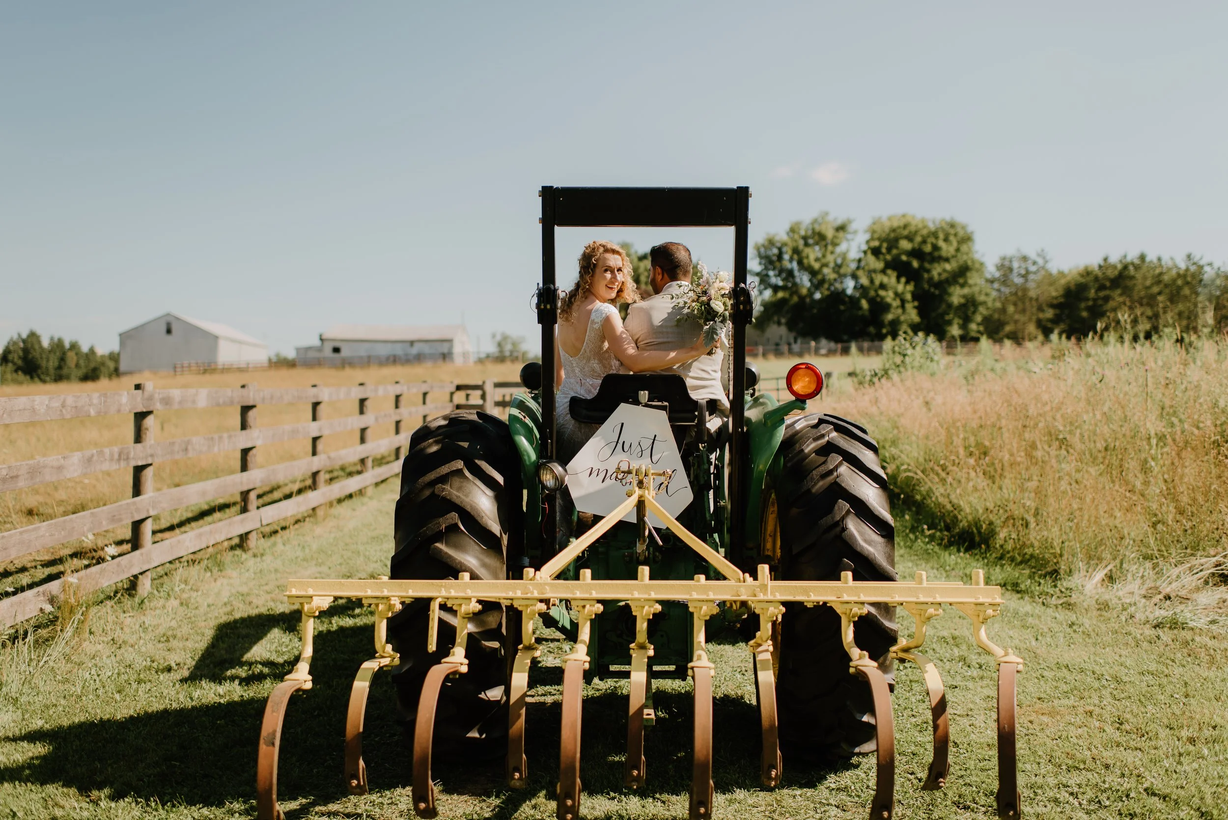 Peaceful Family Farm Wedding I Sara Monika