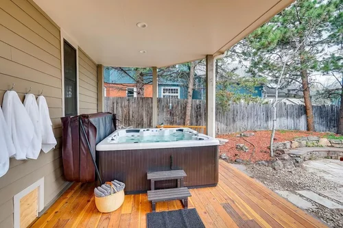 Vrbo Rental Guide: The Ultimate List for Elopements & Micro-Weddings