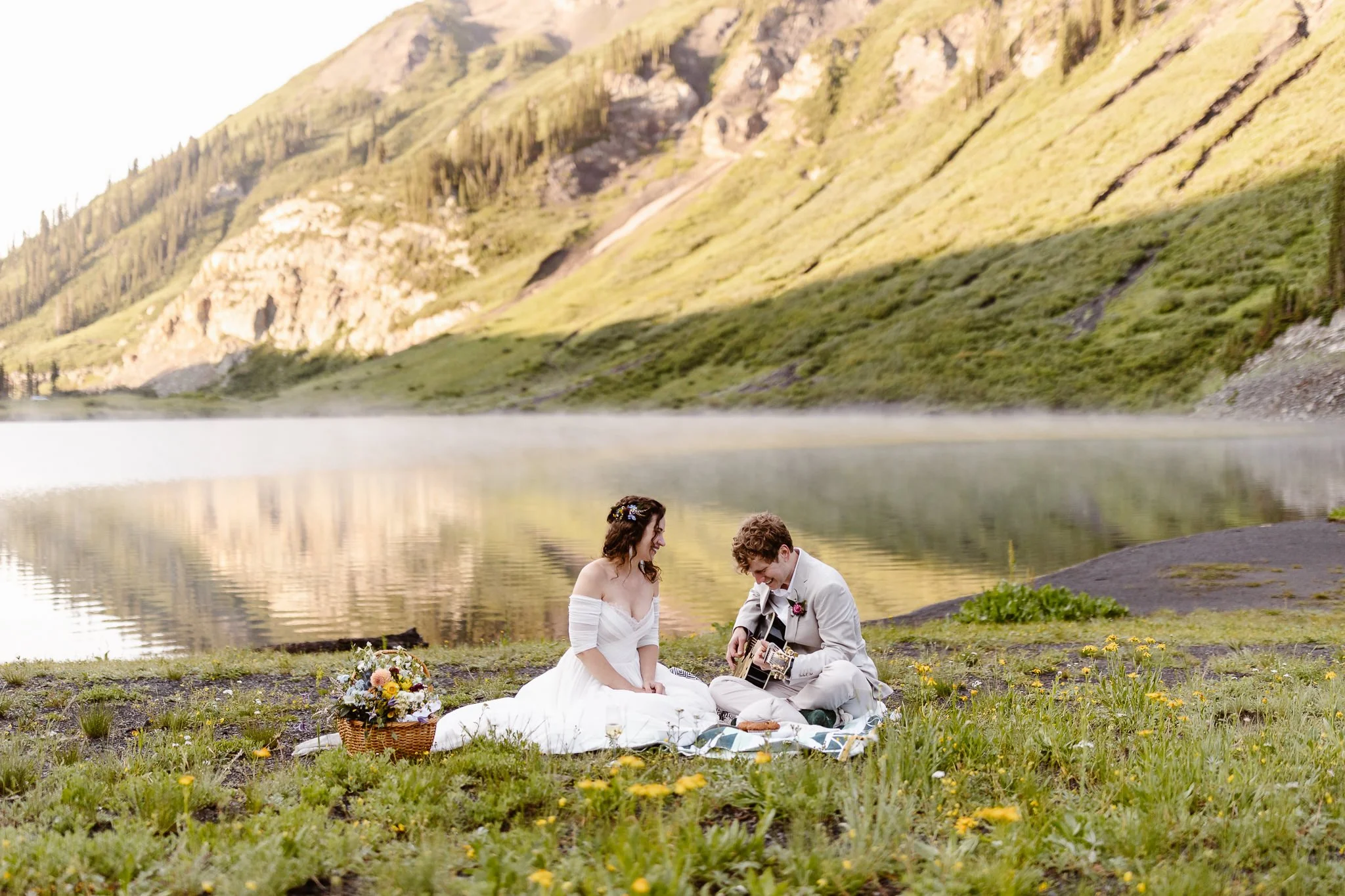 Minimalist Weddings: Beauty and Joy in Simplicity