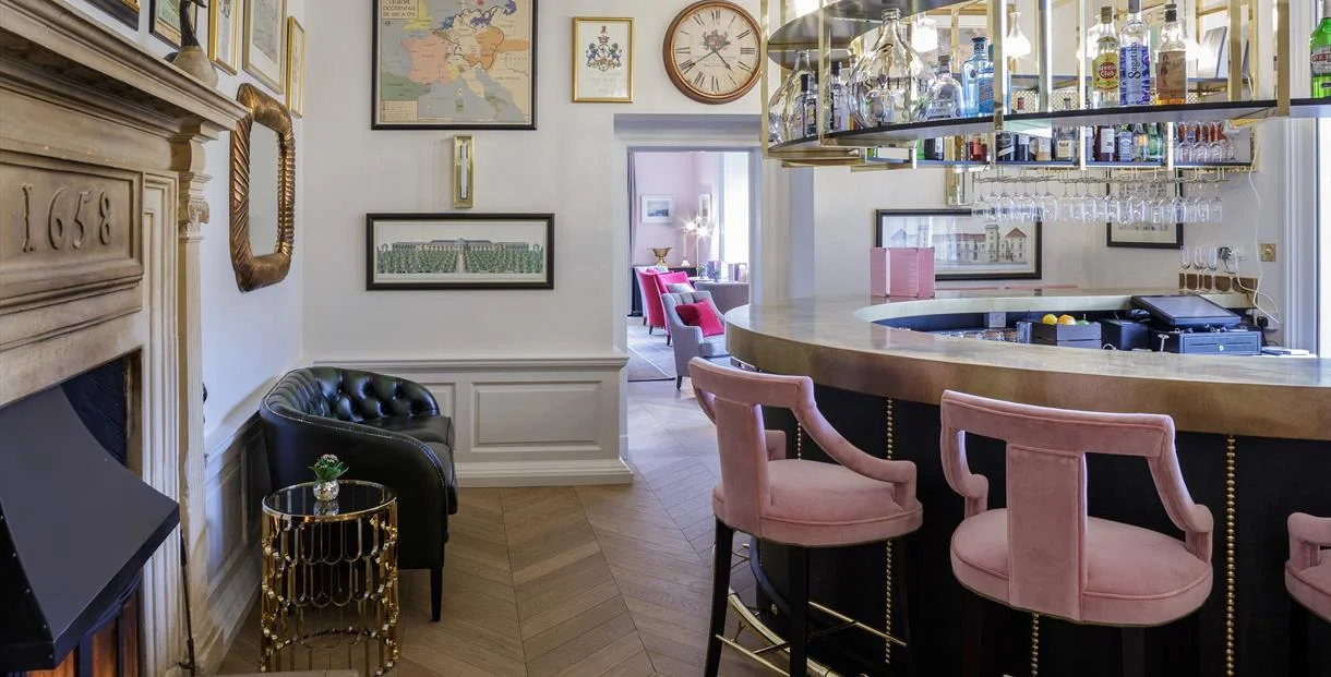 Lower Slaughter Manor — SM-J