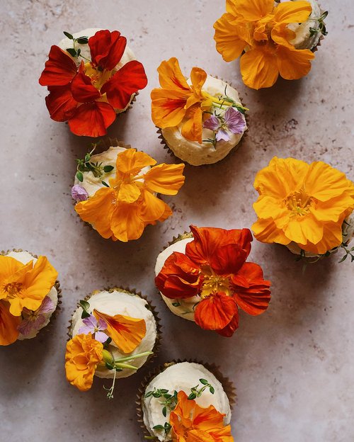 Savory Cupcakes! Broccoli Cheddar Cupcakes with Cheesy Cauliflower ...