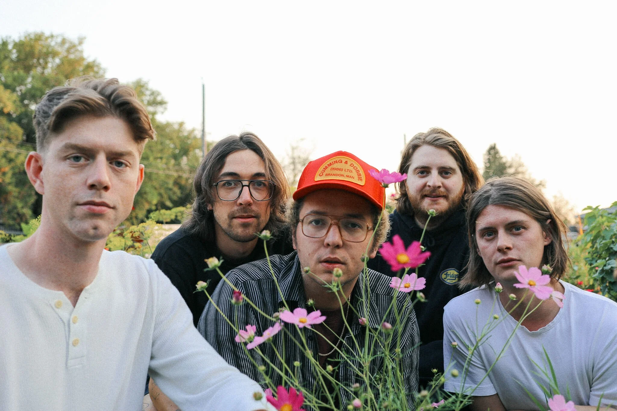 . Built upon moody synths and sizzling warbled guitars The Velveteins ...