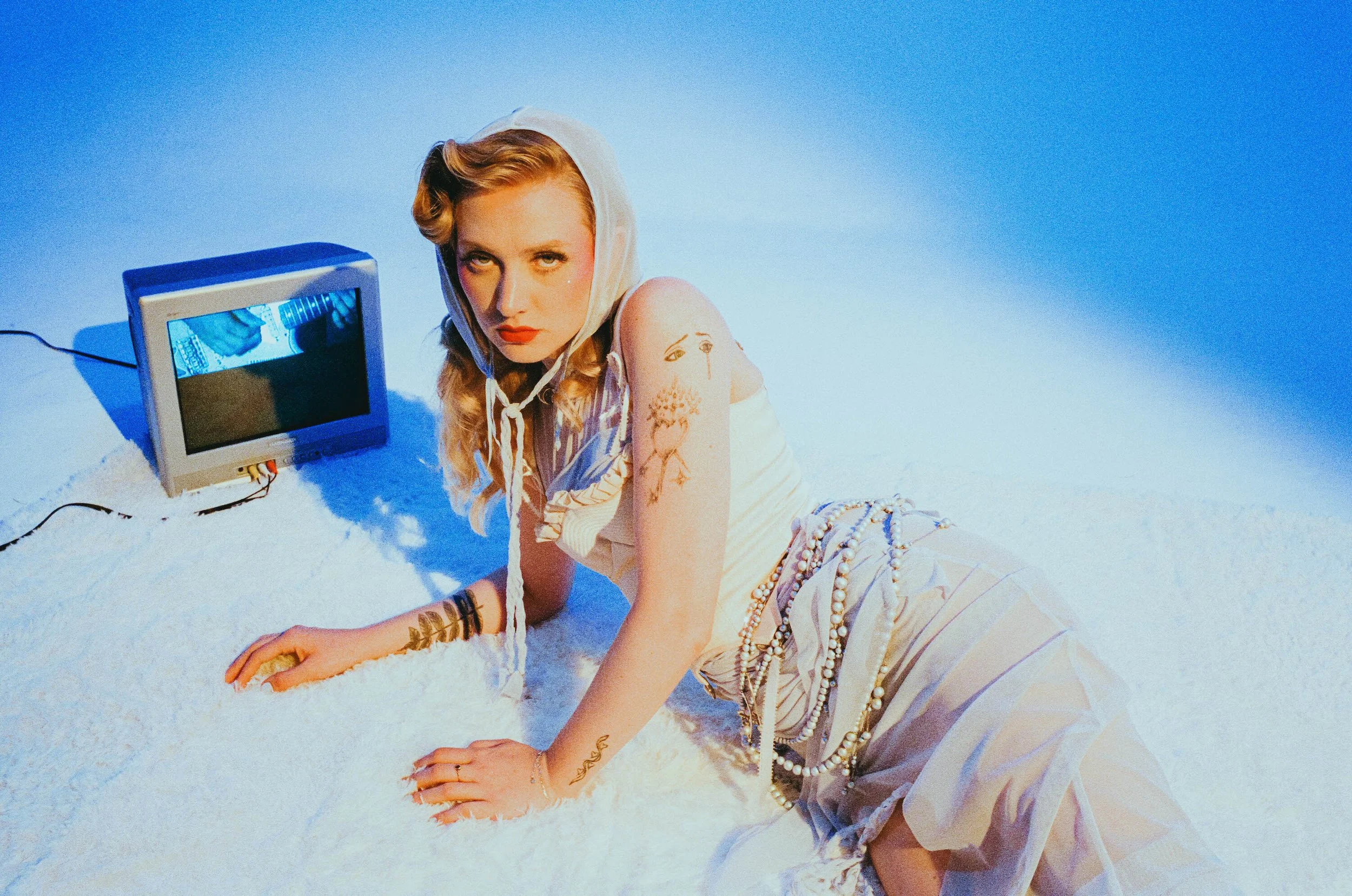 RLYBLONDE REVEALS NEW SINGLE/VIDEO, "GIRL IN YOUR STORY" — Hashtag Magazine