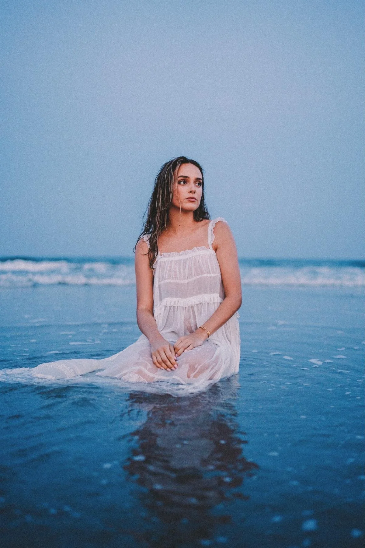 Singer/Songwriter Iris Copperman Releases “Struggle Bus” — Hashtag Magazine