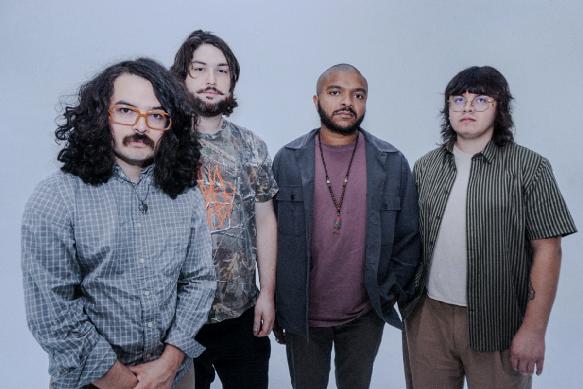 Cashier sign to Julia's War, announce EP and share "Like I Do ...