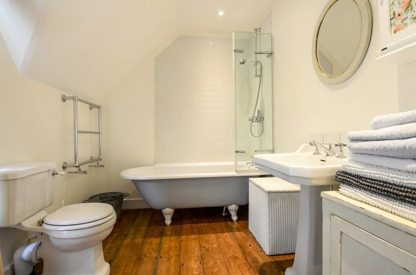 Gallery — White Cube Construction