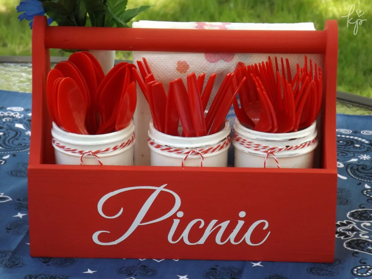 Patriotic Picnic Caddy: Simple DIY Craft — Krafty Planner