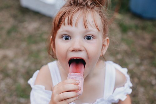 Oral Sensory Seeking Mouthing, Chewing & Sucking Behaviors — TheraPlay ...