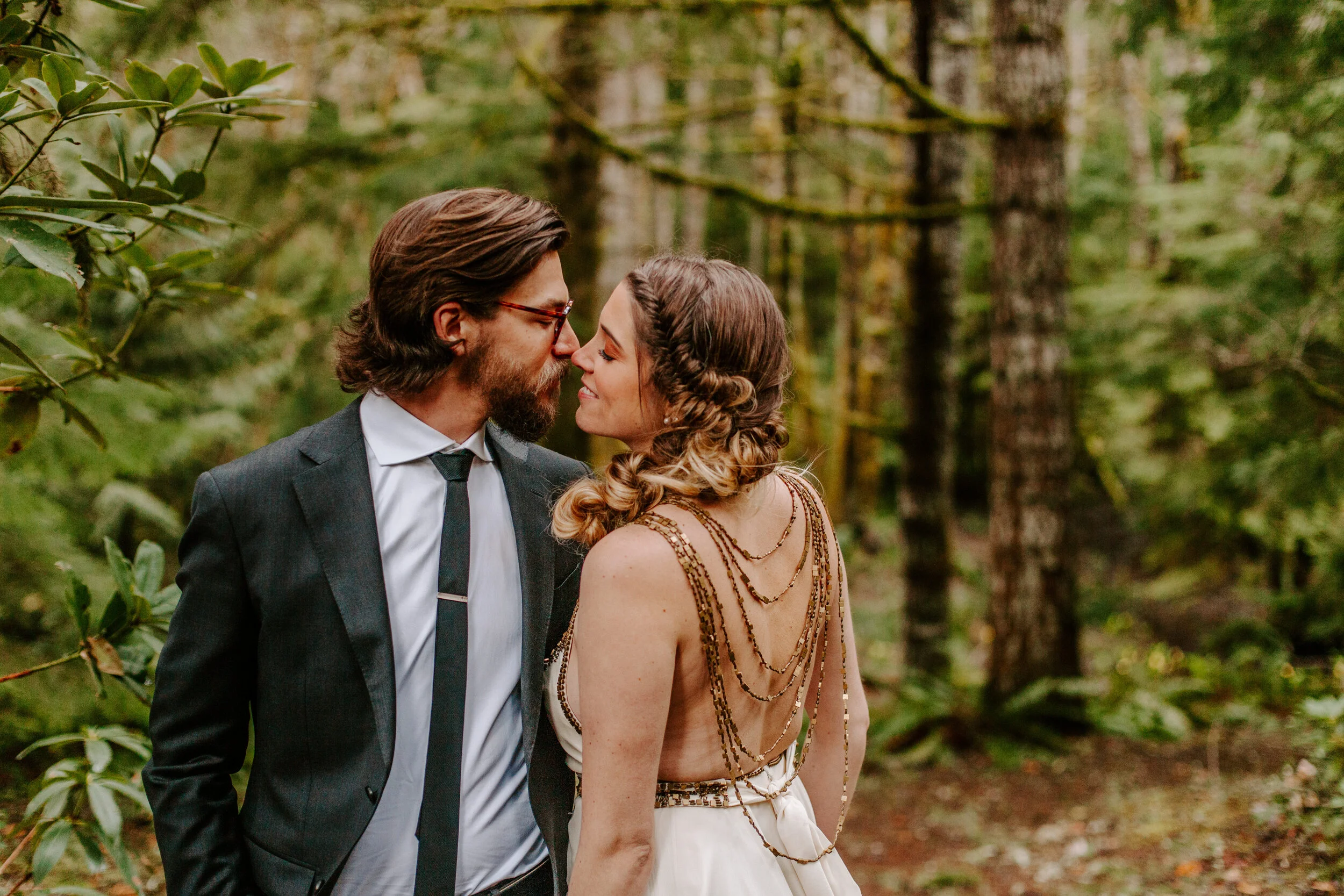 Oregon Elopement at the Woodlands House | Portland Adventure Elopement ...