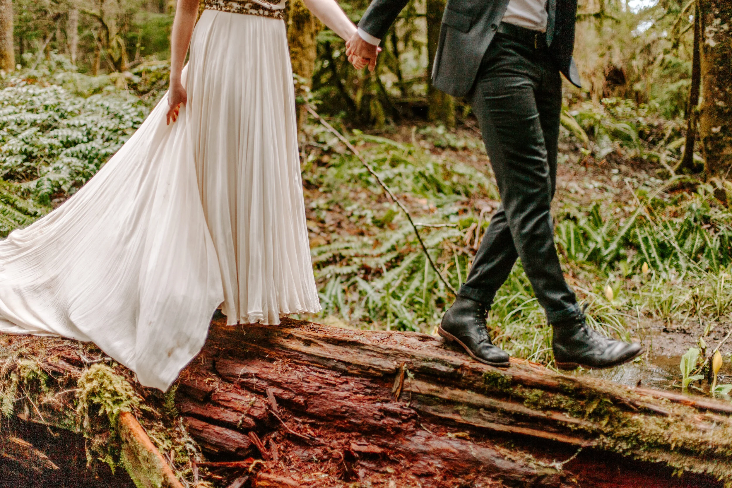 Oregon Elopement at the Woodlands House | Portland Adventure Elopement ...