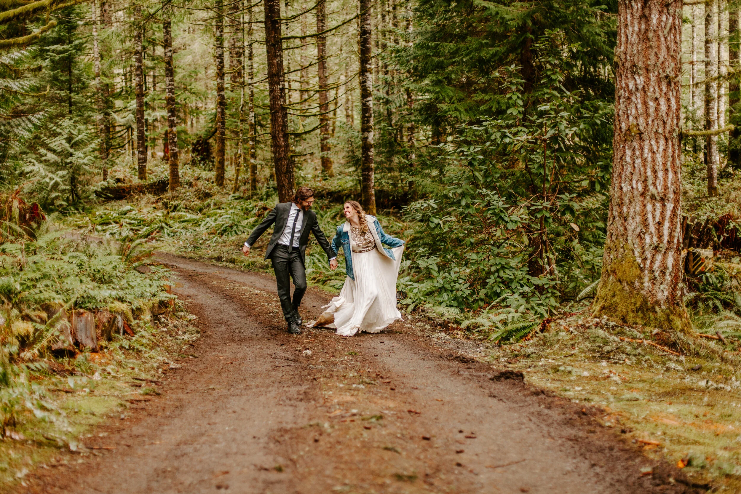 Oregon Elopement at the Woodlands House | Portland Adventure Elopement ...