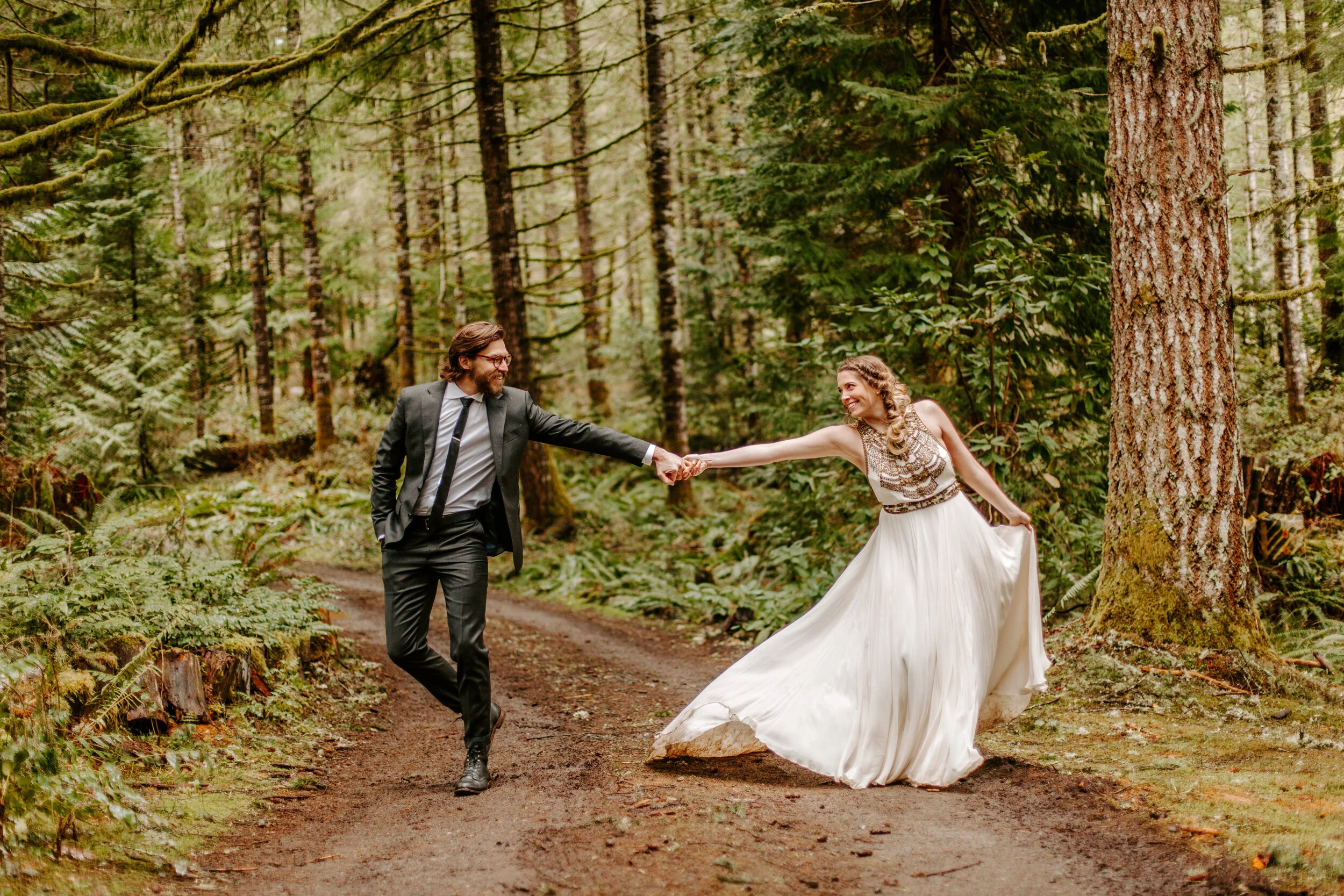 Oregon Elopement at the Woodlands House | Portland Adventure Elopement ...