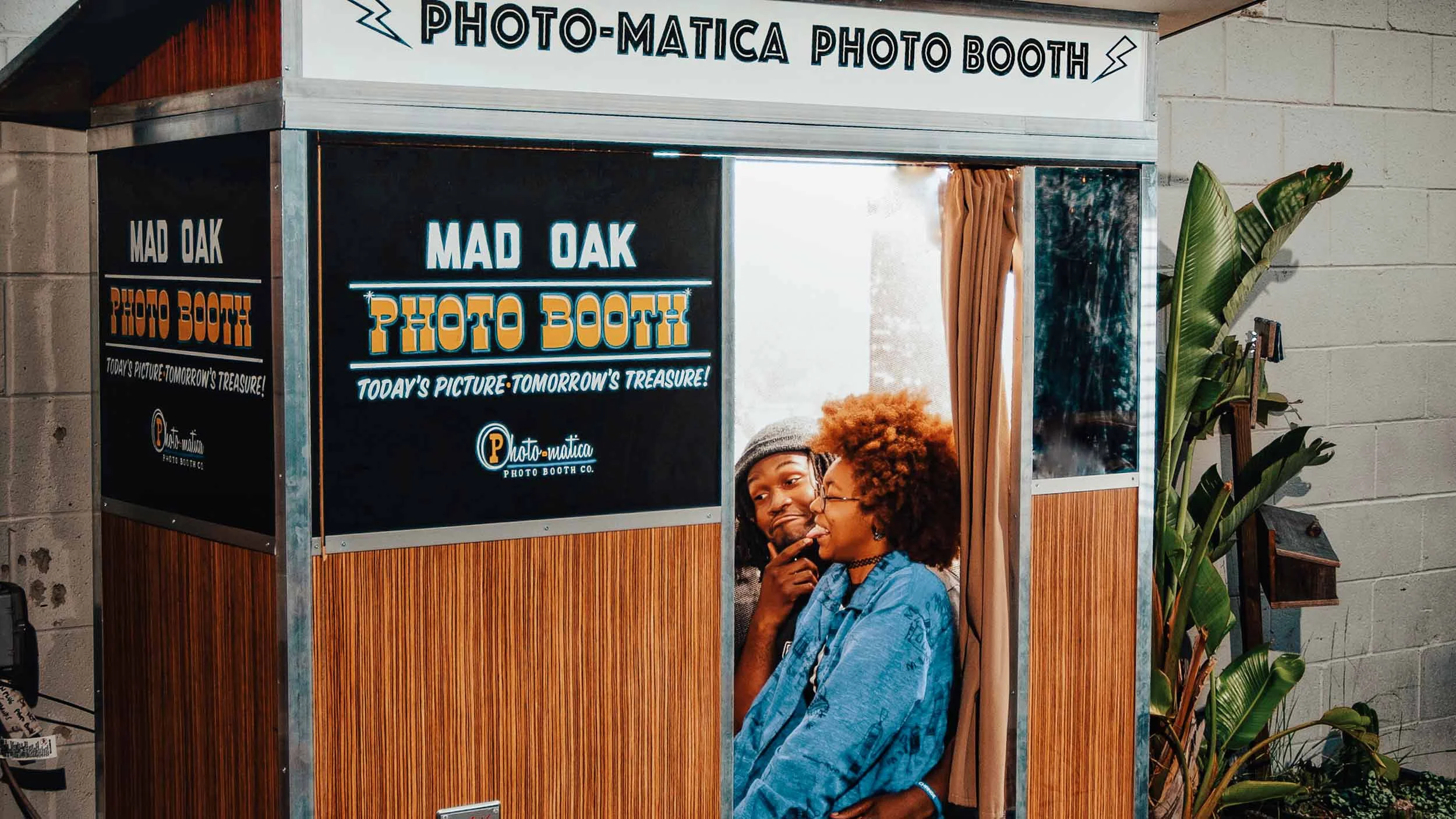 Photo Booth Inspiration for Parties, Weddings & More | Photomatica.com