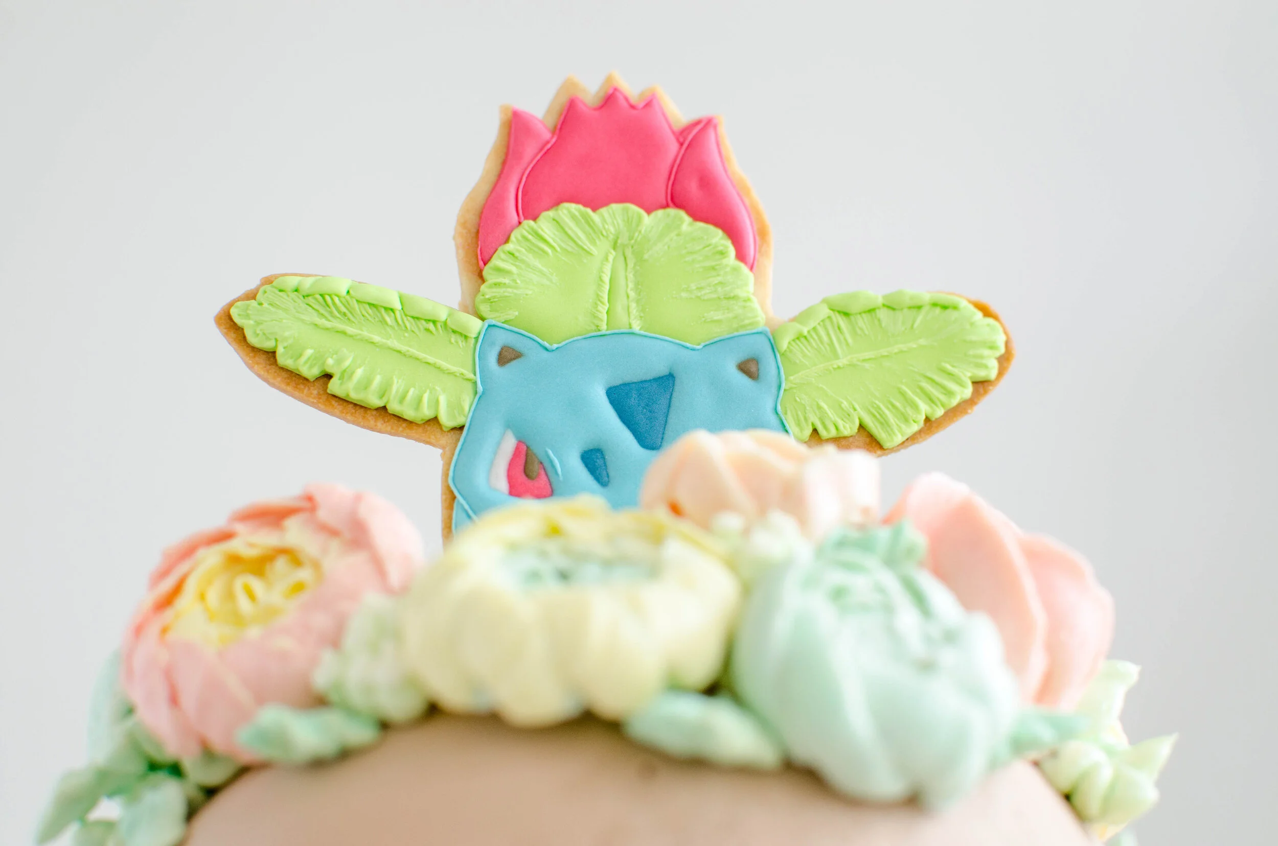 Gotta catch 'em all! Pokémon Ivysaur Cake - ポケモン「フシギソウ」遊ぶ花畑ケーキ — CouCou ...