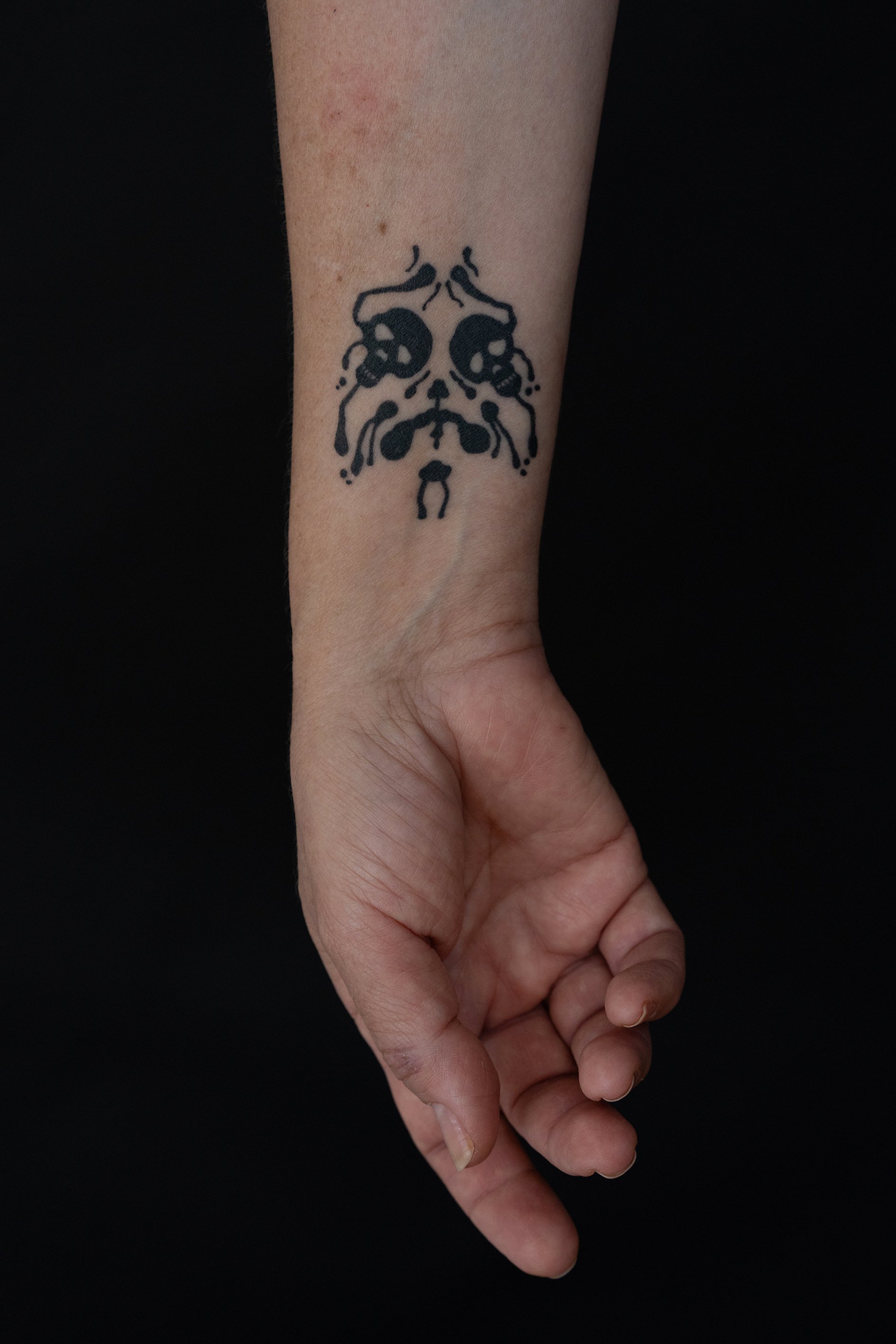 Symbol Rosen Tattoos Joanna Webb • Tattoo Artist • Book Now!