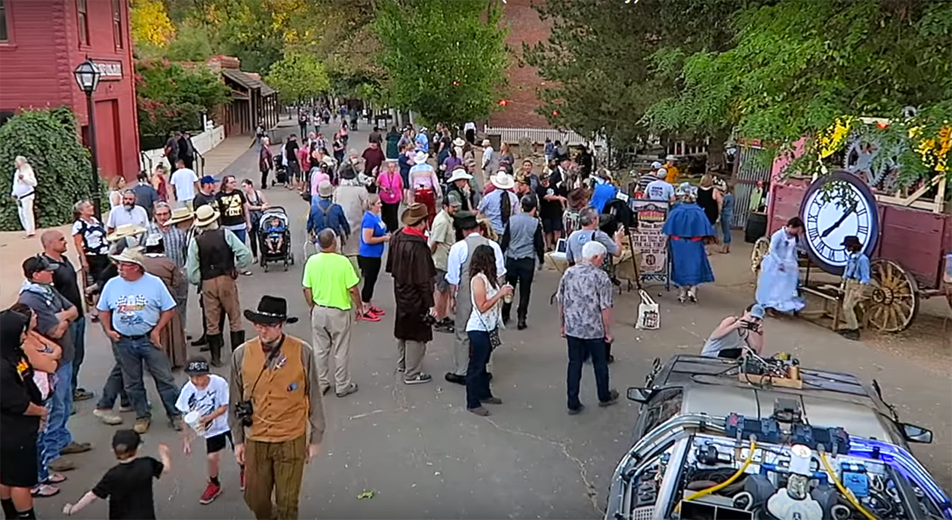 DeLorean Time Machine — Back to 1885