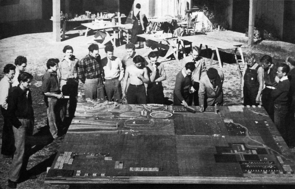 Frank Lloyd Wright's Futuristic Suburban Utopia Was Called Broadacre ...
