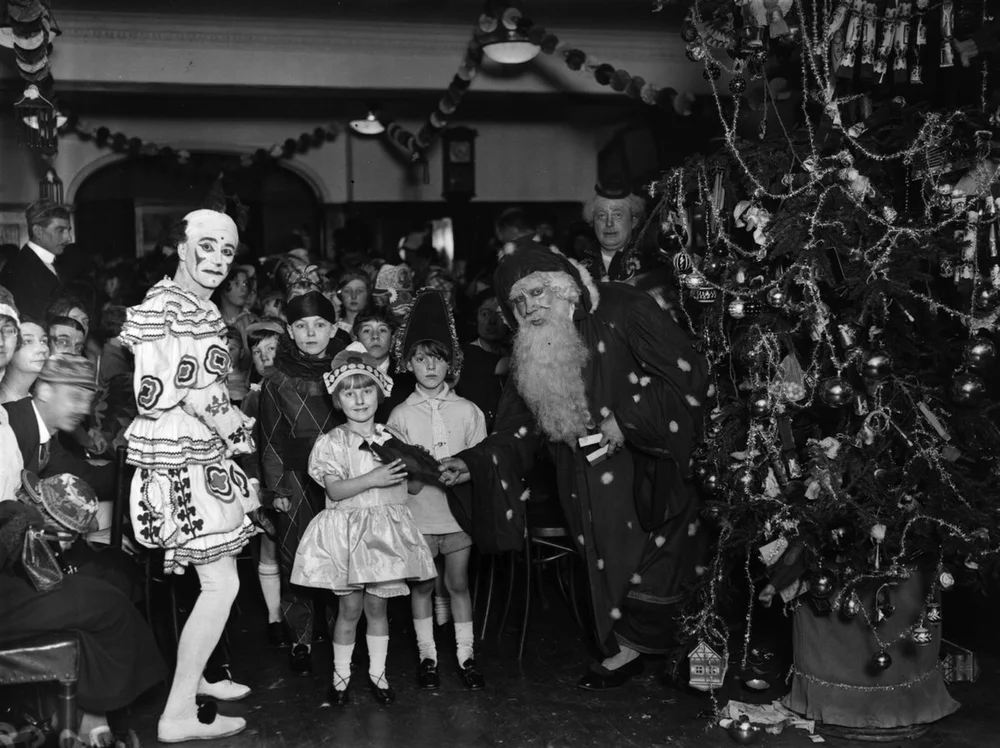 This Is One Creepy Christmas Party From 1924 — Paleofuture