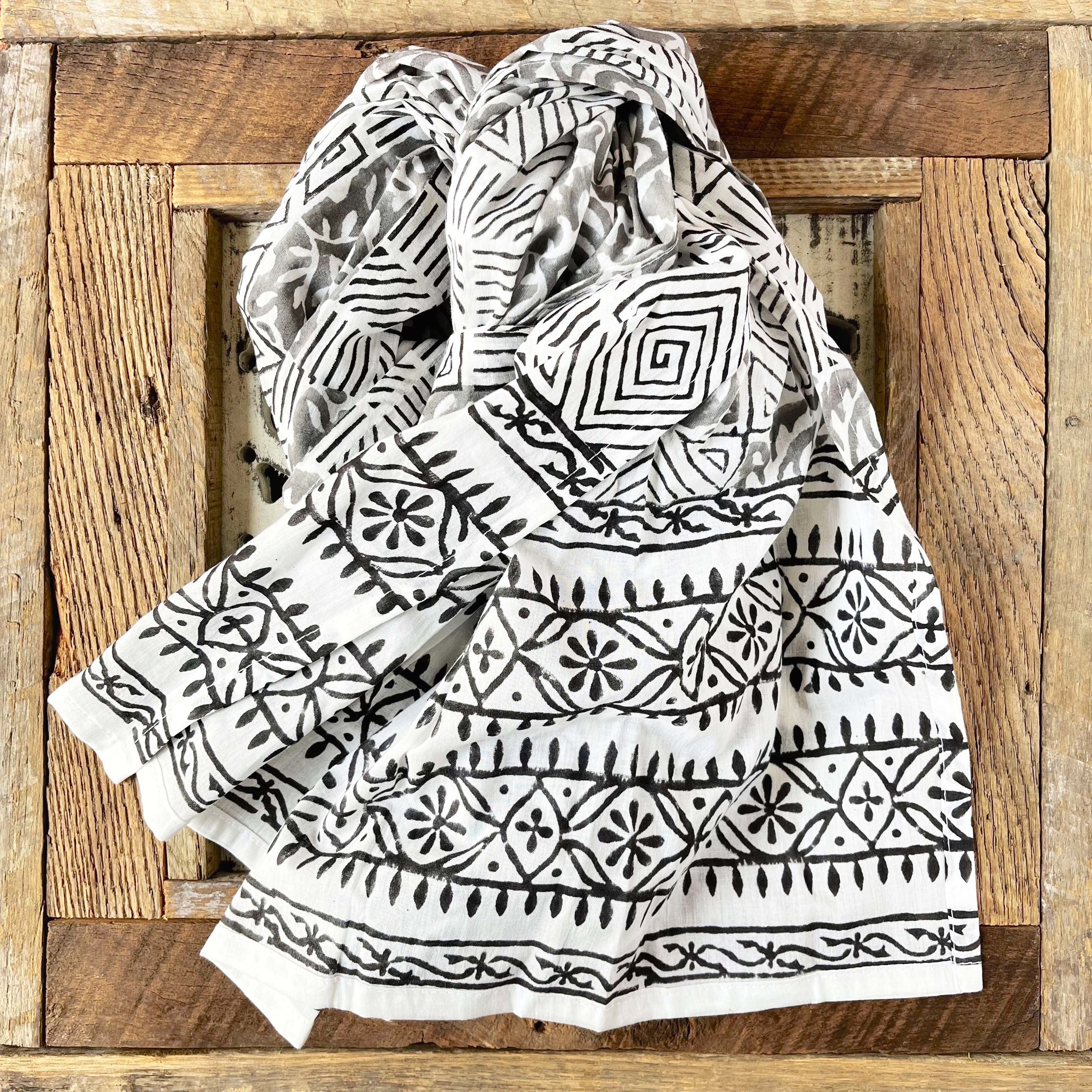 Scarves — Divertido