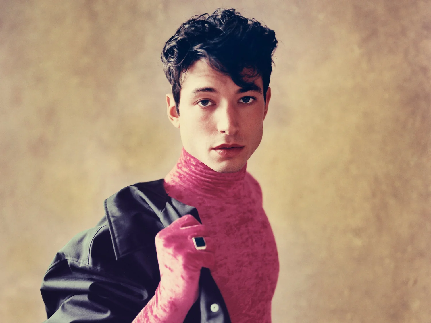 A Look At Ezra Miller's Iconic Fashion — PERSPEX