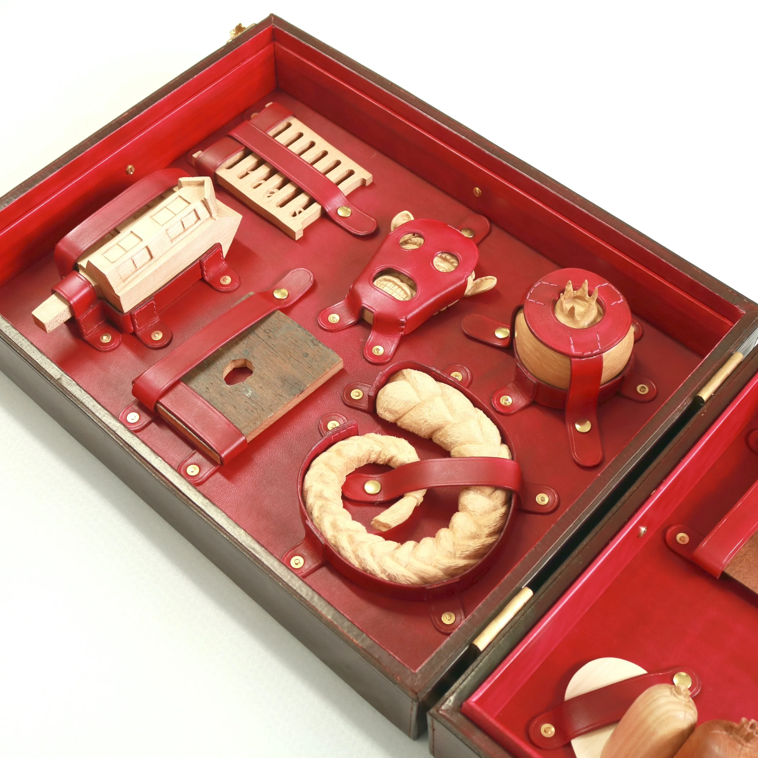 Gregg McDonald - bespoke wallets and card holders