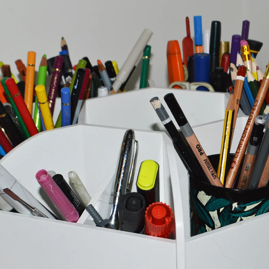 Biography — Omri Stephenson illustrator and author
