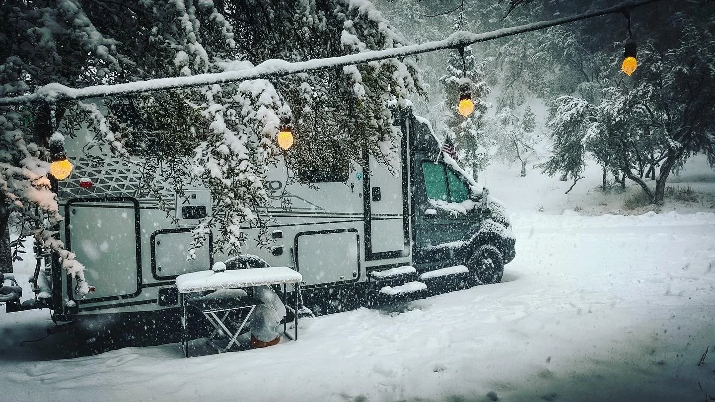 Surviving a Snowstorm in a Camper Van – What You Need to Know — Turn It ...