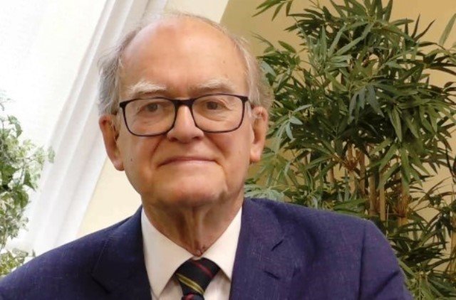 ROGER GRAHAM: COMPUTER SERVICES — LIVES RETOLD