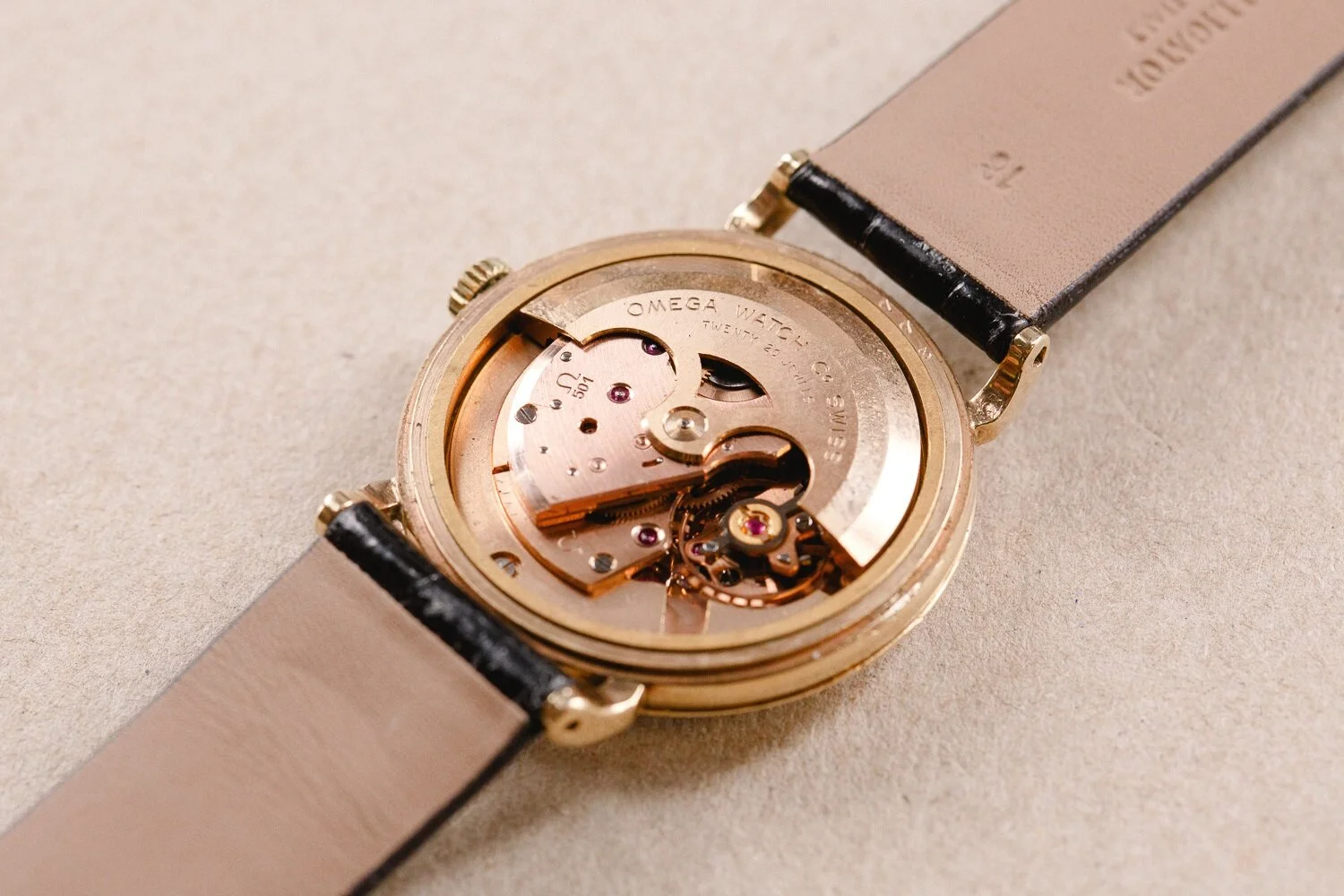 OMEGA 9ct Gold Classic 501 Automatic - ALD Dennison Vintage 1959 — O R ...