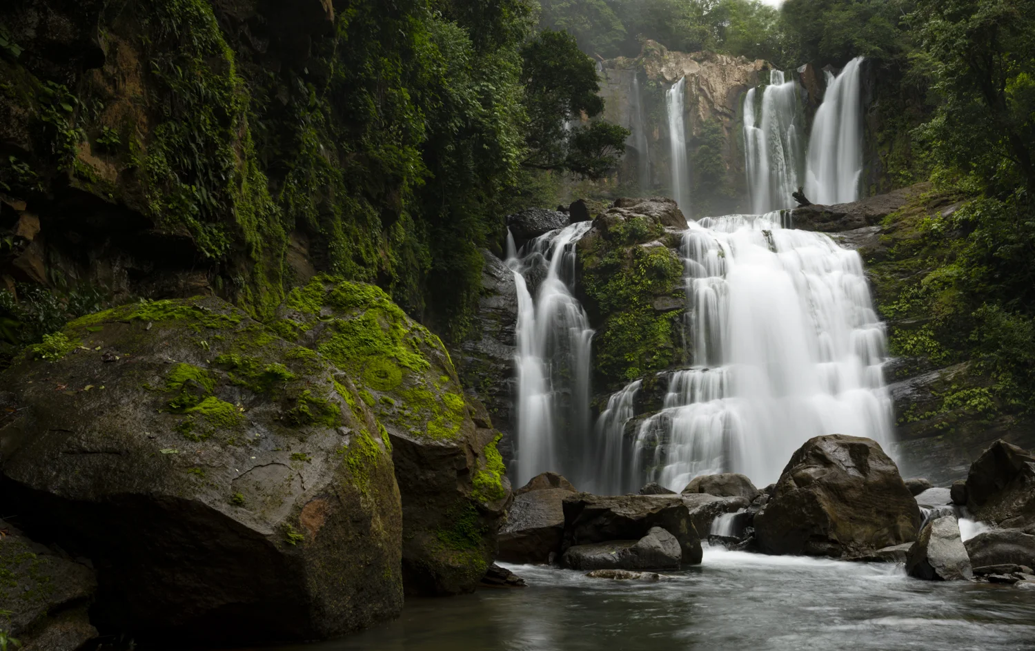 Nauyaca Falls — Escaleras Escape