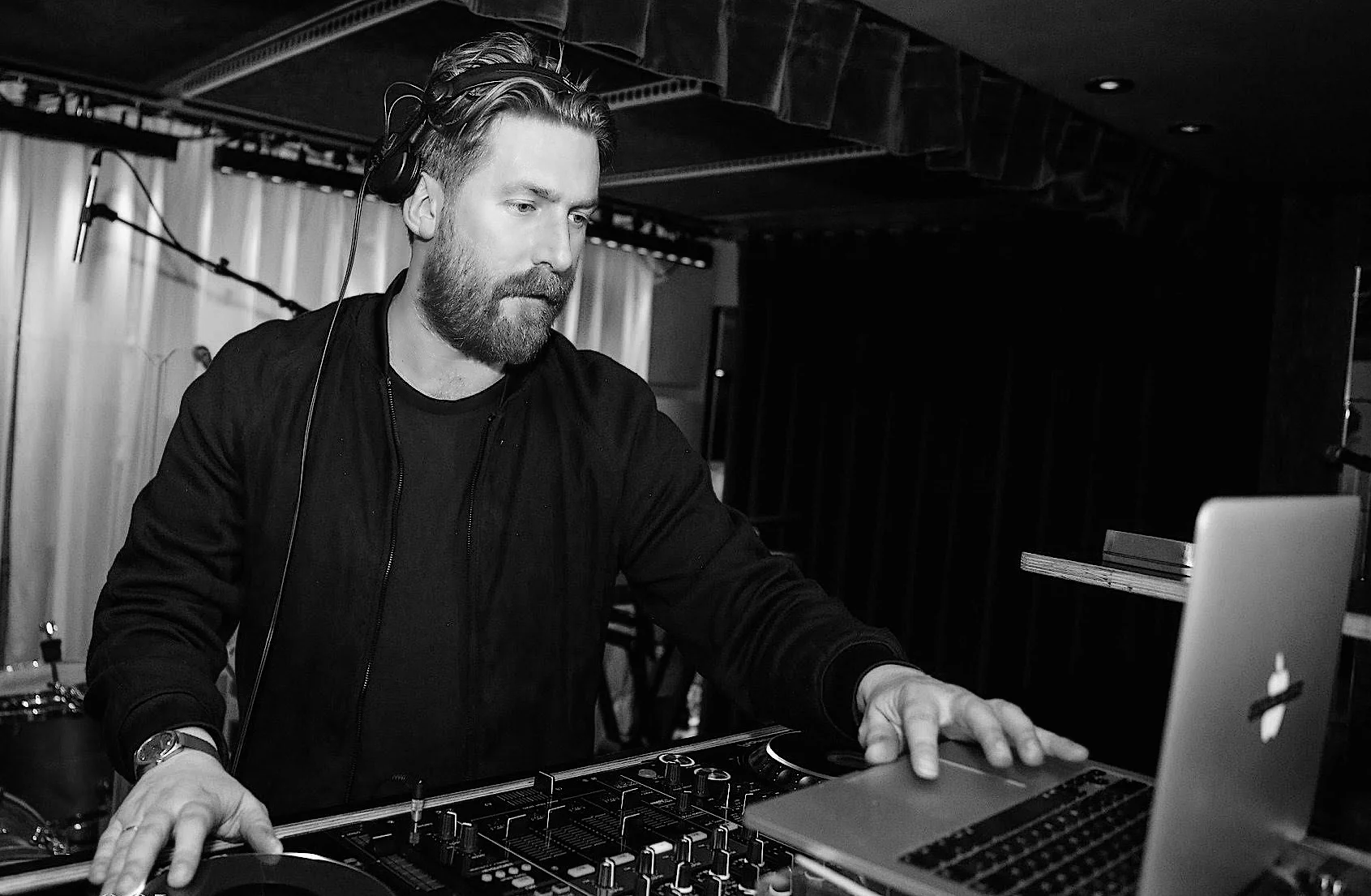 About — Dan Browne