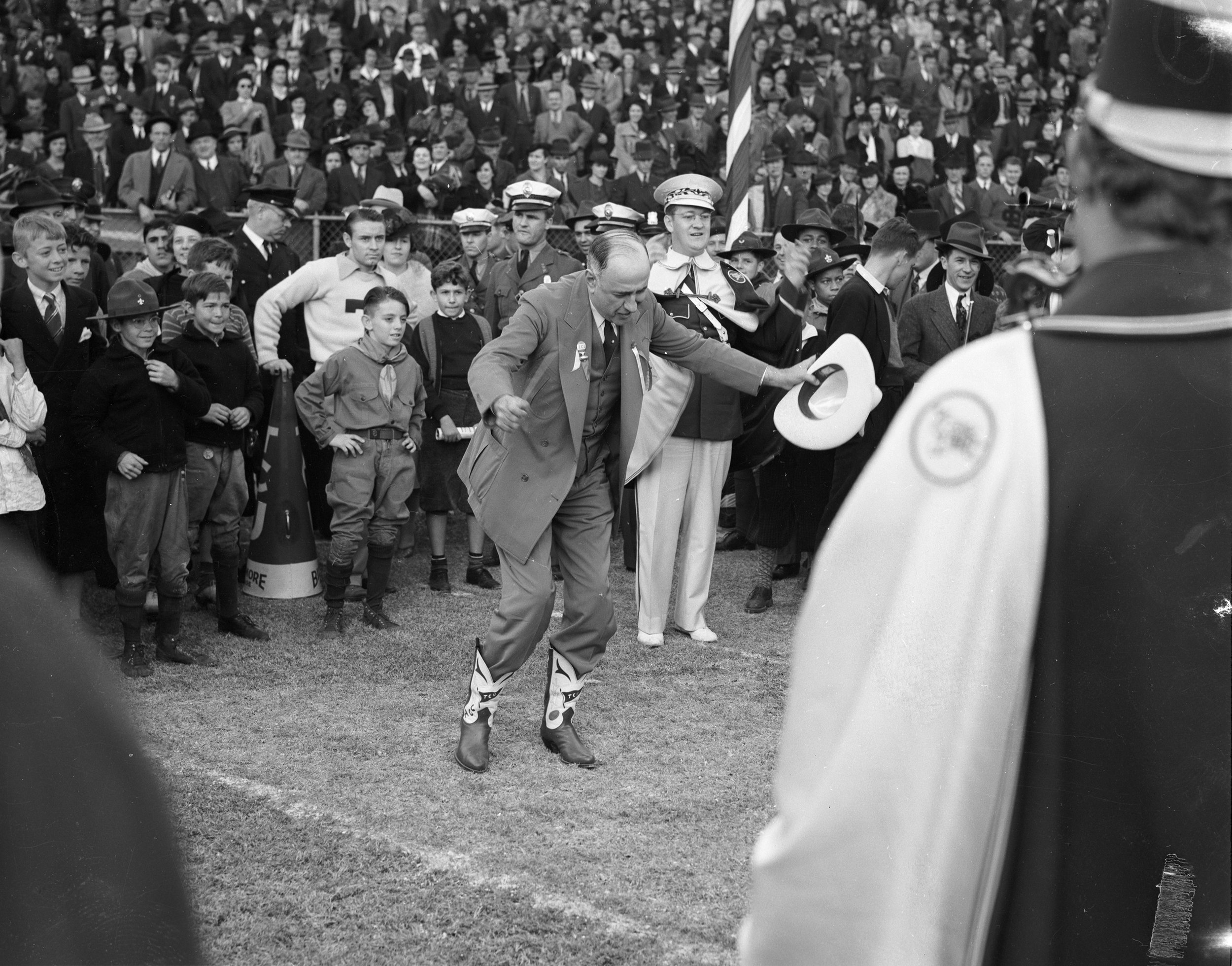 BACK BY POPULAR DEMAND: Hit play about Amon Carter has come back to the ...